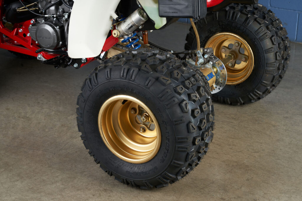 Serwa Tires Pro Vector Single Rear Tire 20/10/9 - Serwa Tires