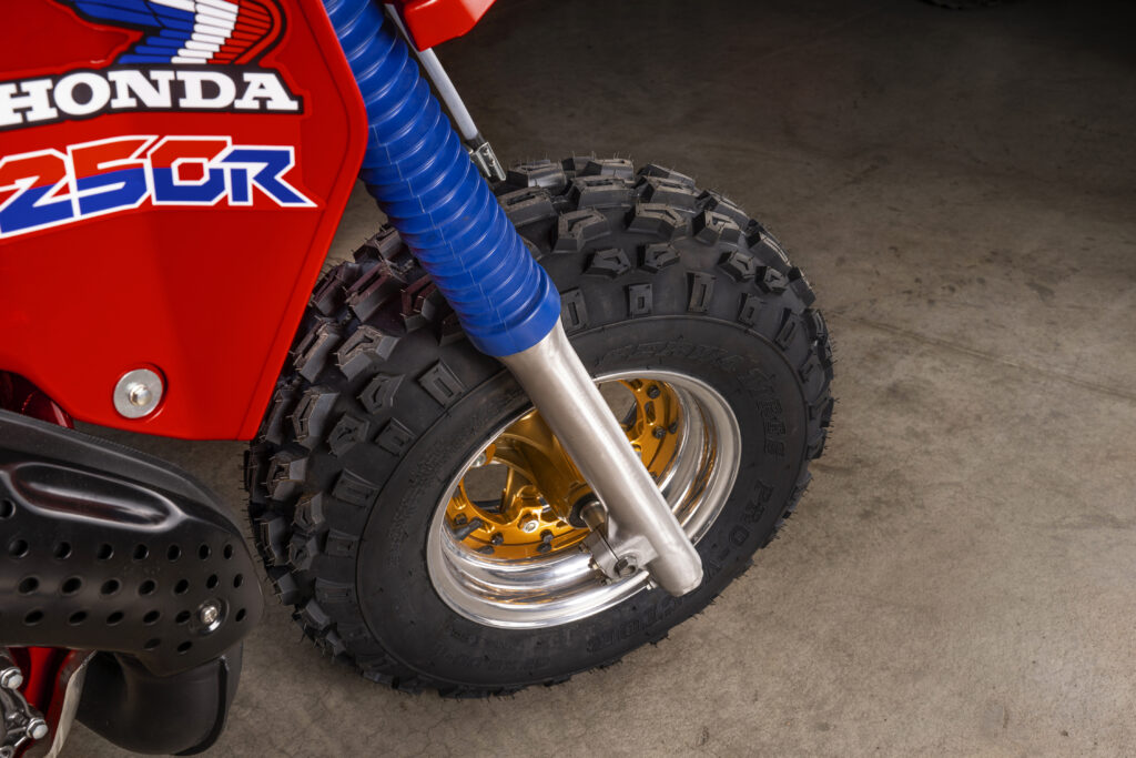 Serwa Tires Pro Vector Front Tire 23/8/11 - Serwa Tires